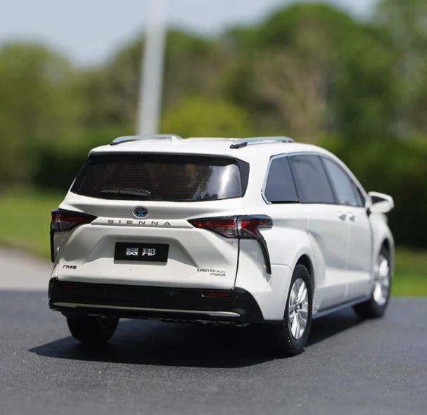Toyota Sienna – Diecast Model Car – Toyzee